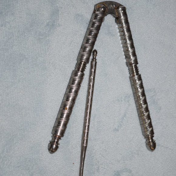 Vintage | Kitchen | Vintage Hmq Hinged Spring Loaded 94s 1959s Mcm Nut ...